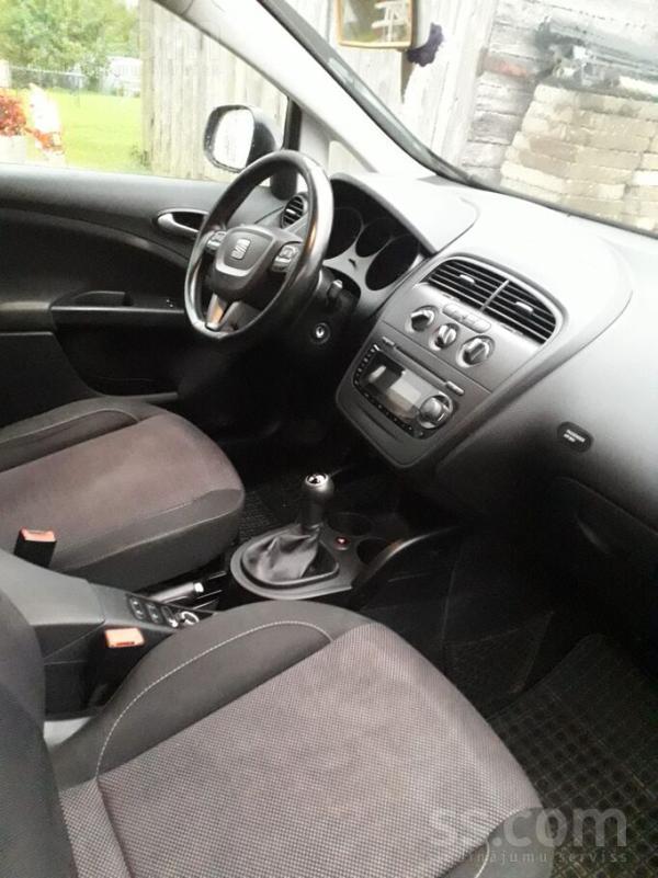 Grey SEAT Altea 2010 in Liepaja, with an engine capacity of 1.60 L and mileage of 362 thousand km for 2550 €, photo 4 on AUTOMOTO.COM.LV