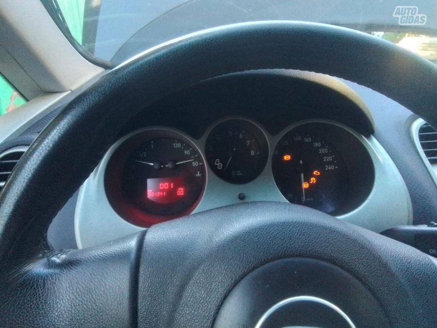 SEAT Altea 2004 in Vilnius, with an engine capacity of 2.00 L and mileage of 330 thousand km for 999 €, photo 7 on AUTOMOTO.COM.LV
