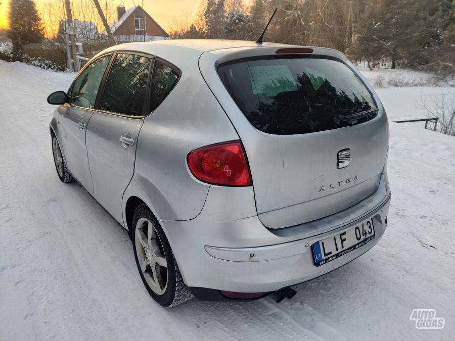 SEAT Altea 2004 Šauļi, ar dzinēja tilpumu 2.00 L un nobraukumu 243 tūkst. km par 1250 €, foto 4 vietnē AUTOMOTO.COM.LV