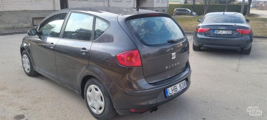 SEAT Altea 2004 Raseiniai, ar dzinēja tilpumu 2.00 L un nobraukumu 257 tūkst. km par 850 €, foto 4 vietnē AUTOMOTO.COM.LV