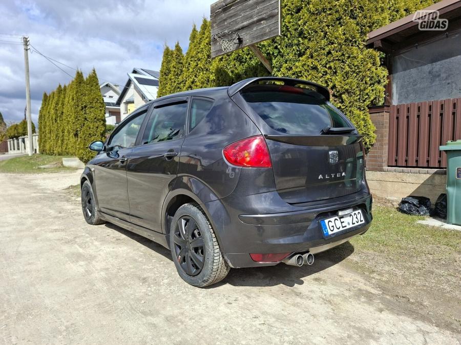 SEAT Altea 2004 Panevēža, ar dzinēja tilpumu 1.90 L un nobraukumu 313 tūkst. km par 1500 €, foto 5 vietnē AUTOMOTO.COM.LV