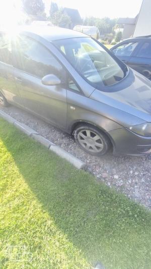 SEAT Altea 2004 in Marijampole, with an engine capacity of 1.90 L and mileage of 327 thousand km for 500 €, photo 3 on AUTOMOTO.COM.LV