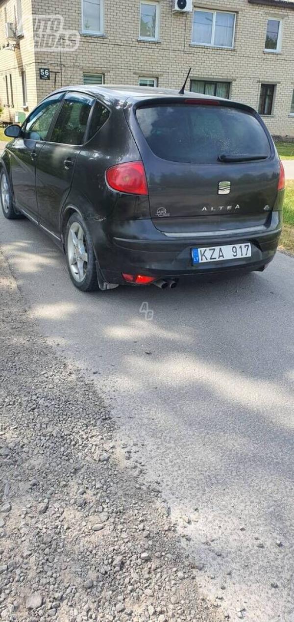 SEAT Altea 2006 in Siauliai, with an engine capacity of 2.00 L and mileage of 300 thousand km for 1350 €, photo 5 on AUTOMOTO.COM.LV
