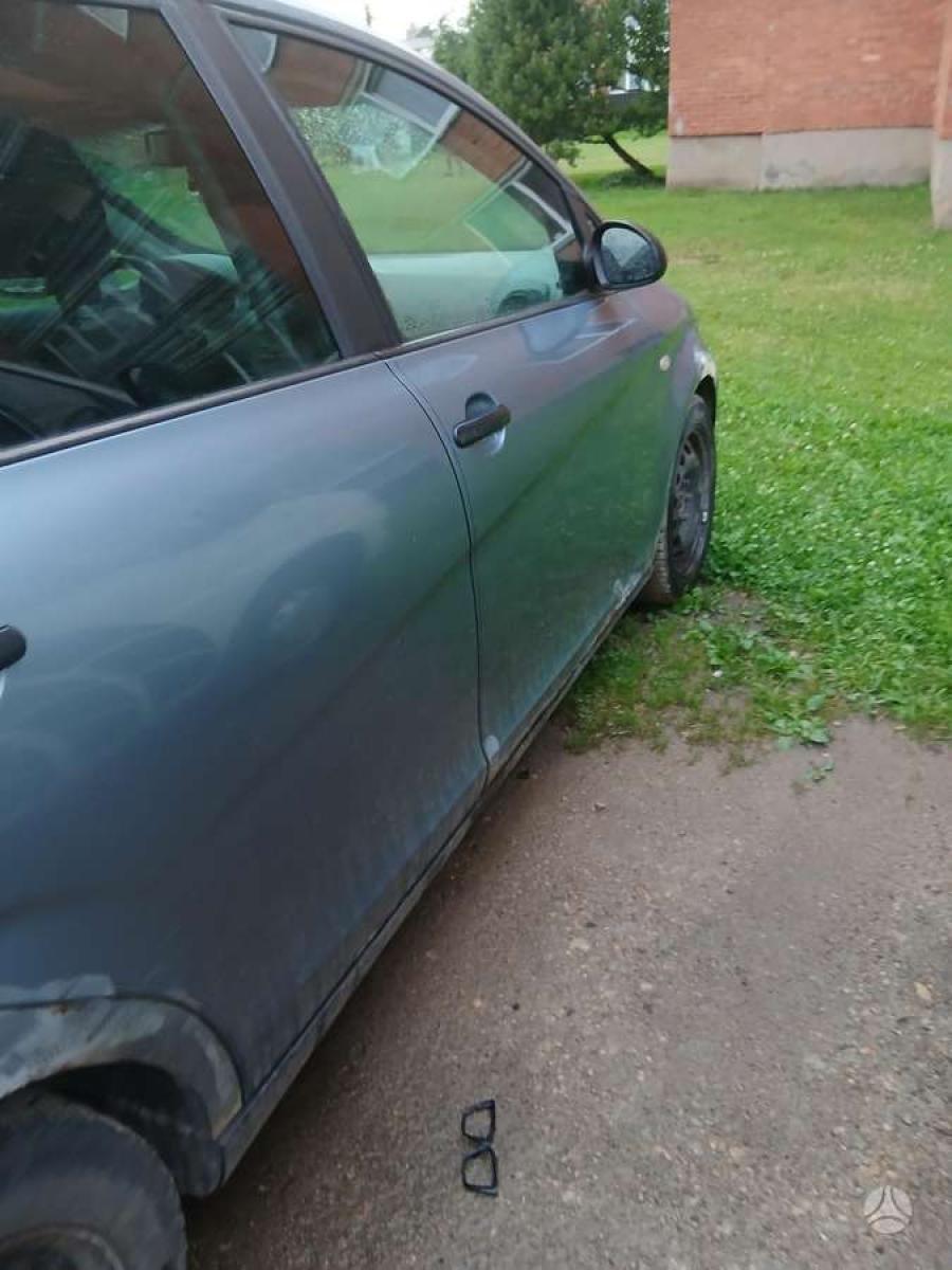 SEAT Altea 2006 in Rokiskis, with an engine capacity of 1.90 L and mileage of 400 thousand km for 555 €, photo 5 on AUTOMOTO.COM.LV