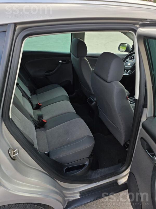 SEAT Altea 2011 in Riga, with an engine capacity of 2.00 L and mileage of 319 thousand km for 4000 €, photo 7 on AUTOMOTO.COM.LV