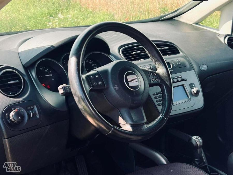 SEAT Altea 2005 in Marijampole, with an engine capacity of 2.00 L and mileage of 292 thousand km for 1000 €, photo 6 on AUTOMOTO.COM.LV