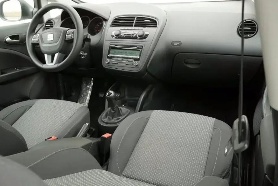 SEAT Altea 2012 in Riga, with an engine capacity of 1.60 L and mileage of 193 thousand km for 4600 €, photo 15 on AUTOMOTO.COM.LV