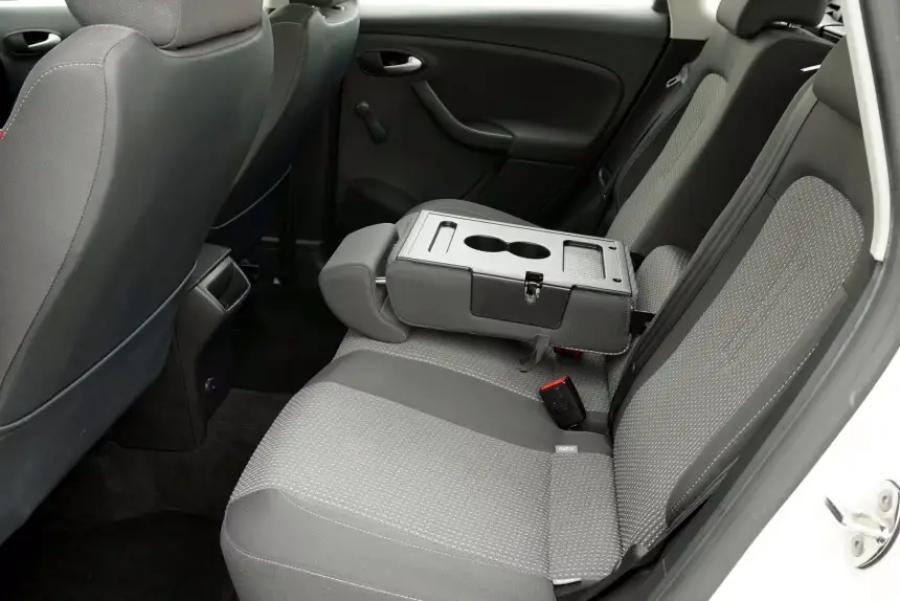 SEAT Altea 2012 in Riga, with an engine capacity of 1.60 L and mileage of 193 thousand km for 4600 €, photo 16 on AUTOMOTO.COM.LV