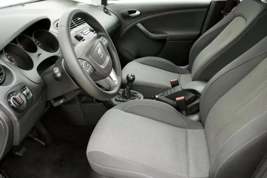 SEAT Altea 2012 in Riga, with an engine capacity of 1.60 L and mileage of 193 thousand km for 4600 €, photo 17 on AUTOMOTO.COM.LV