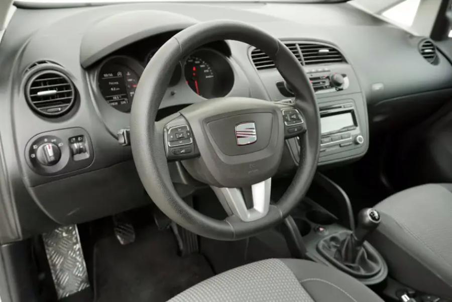 SEAT Altea 2012 in Riga, with an engine capacity of 1.60 L and mileage of 193 thousand km for 4600 €, photo 18 on AUTOMOTO.COM.LV