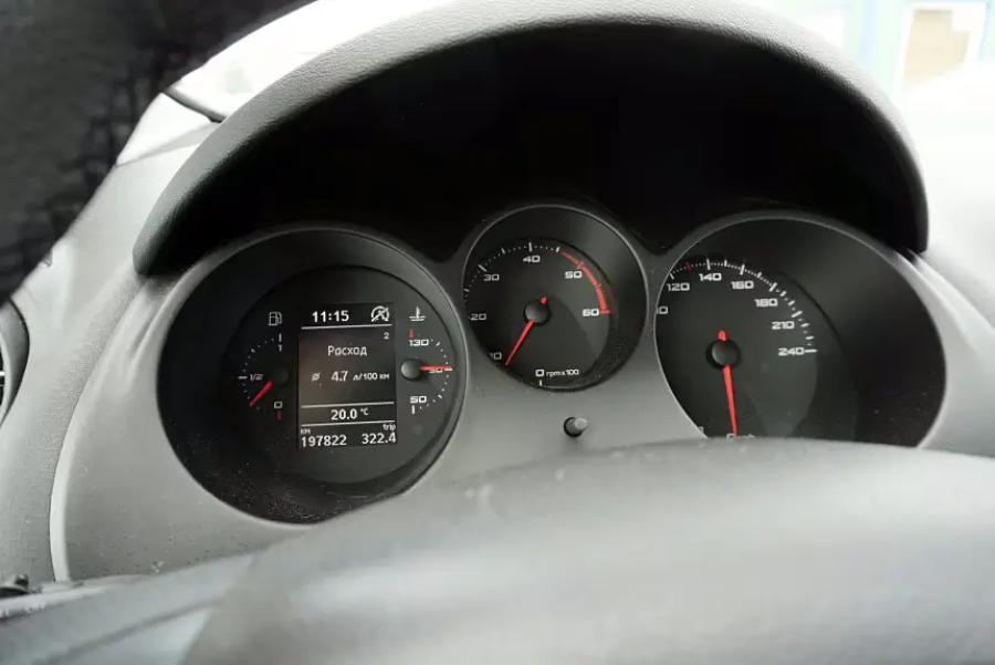 SEAT Altea 2012 in Riga, with an engine capacity of 1.60 L and mileage of 193 thousand km for 4600 €, photo 19 on AUTOMOTO.COM.LV