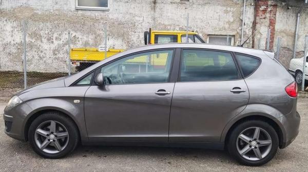 SEAT Altea 2014 in Klaipeda, with an engine capacity of 1.60 L and mileage of 198 thousand km for 4990 €, photo 5 on AUTOMOTO.COM.LV
