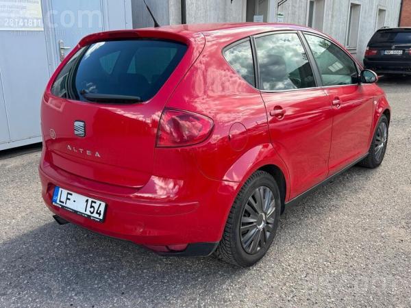 Sarkans SEAT Altea 2004 Daugavpils, ar dzinēja tilpumu 2.00 L un nobraukumu 311 tūkst. km par 1500 €, foto 3 vietnē AUTOMOTO.COM.LV