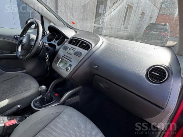Sarkans SEAT Altea 2004 Daugavpils, ar dzinēja tilpumu 2.00 L un nobraukumu 311 tūkst. km par 1500 €, foto 9 vietnē AUTOMOTO.COM.LV