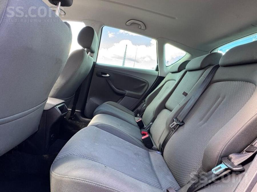 Sarkans SEAT Altea 2004 Daugavpils, ar dzinēja tilpumu 2.00 L un nobraukumu 311 tūkst. km par 1500 €, foto 15 vietnē AUTOMOTO.COM.LV