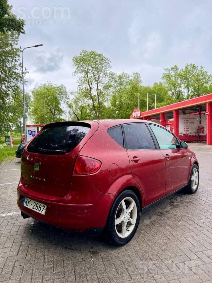 Red SEAT Altea 2005 in Riga, with an engine capacity of 2.00 L and mileage of 340 thousand km for 1500 €, photo 4 on AUTOMOTO.COM.LV