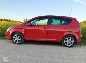Red SEAT Altea 2005 in Siauliai, with an engine capacity of 2.00 L and mileage of 295 thousand km for 1500 €, photo 4 on AUTOMOTO.COM.LV