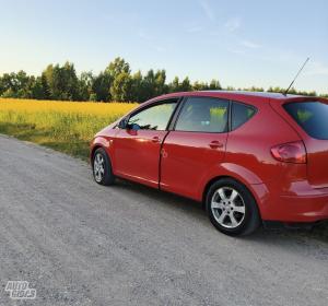 Red SEAT Altea 2005 in Siauliai, with an engine capacity of 2.00 L and mileage of 295 thousand km for 1500 €, photo 6 on AUTOMOTO.COM.LV