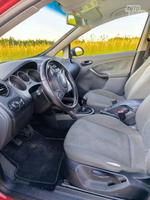 Red SEAT Altea 2005 in Siauliai, with an engine capacity of 2.00 L and mileage of 295 thousand km for 1500 €, photo 8 on AUTOMOTO.COM.LV