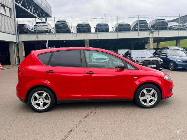 Red SEAT Altea 2005 in Vilnius, with an engine capacity of 1.60 L and mileage of 266 thousand km for 1500 €, photo 8 on AUTOMOTO.COM.LV