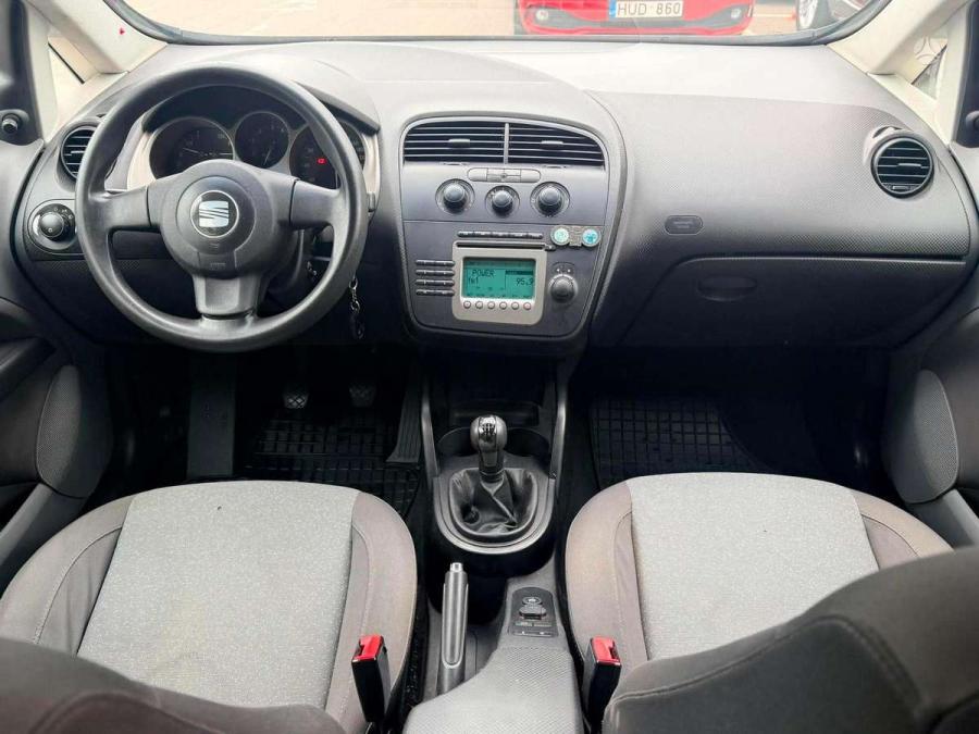 Red SEAT Altea 2005 in Vilnius, with an engine capacity of 1.60 L and mileage of 266 thousand km for 1500 €, photo 13 on AUTOMOTO.COM.LV