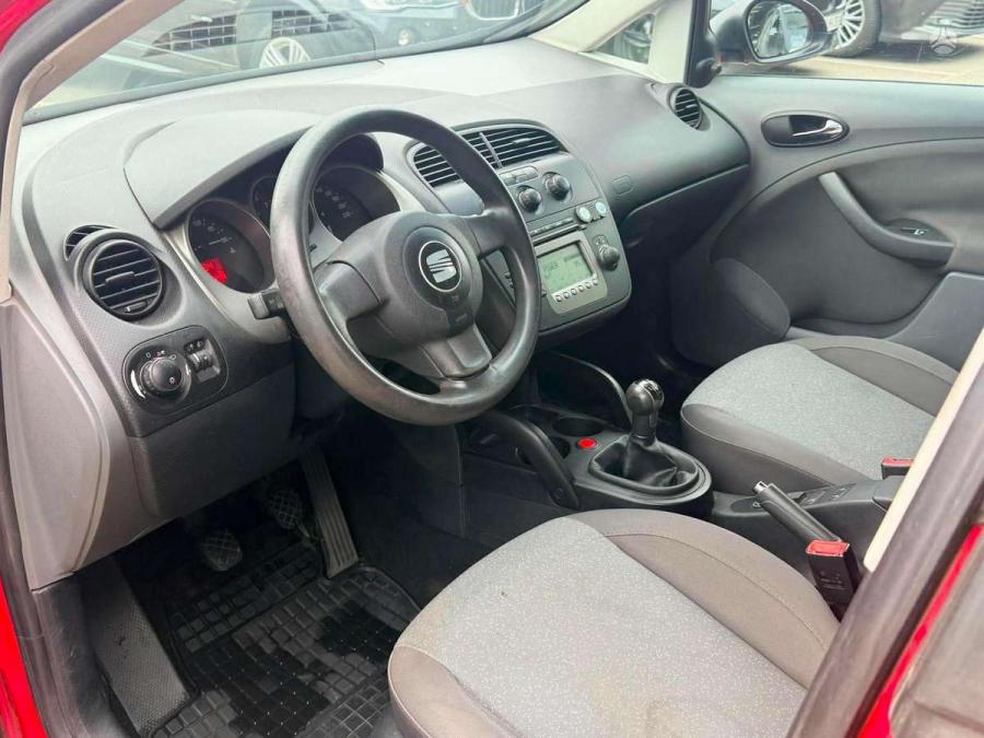Red SEAT Altea 2005 in Vilnius, with an engine capacity of 1.60 L and mileage of 266 thousand km for 1500 €, photo 14 on AUTOMOTO.COM.LV