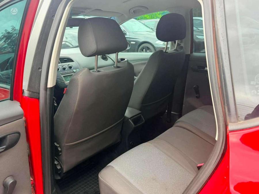 Red SEAT Altea 2005 in Vilnius, with an engine capacity of 1.60 L and mileage of 266 thousand km for 1500 €, photo 15 on AUTOMOTO.COM.LV