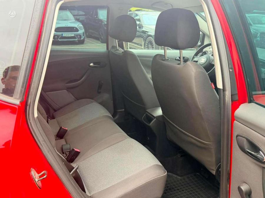 Red SEAT Altea 2005 in Vilnius, with an engine capacity of 1.60 L and mileage of 266 thousand km for 1500 €, photo 16 on AUTOMOTO.COM.LV