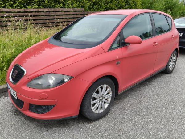 Sarkans SEAT Altea 2006 Tallina, ar dzinēja tilpumu 2.00 L un nobraukumu 250 tūkst. km par 900 €, foto 5 vietnē AUTOMOTO.COM.LV