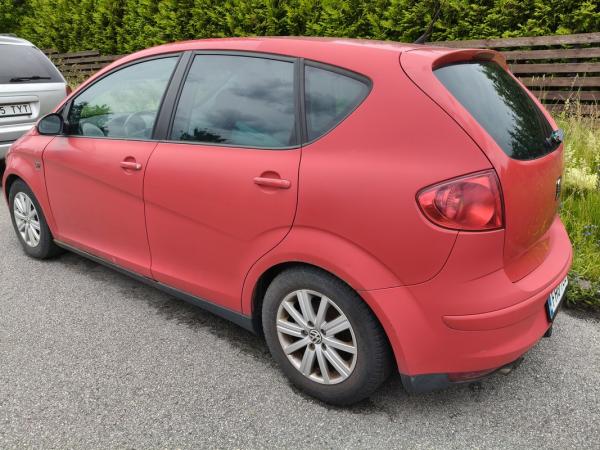 Sarkans SEAT Altea 2006 Tallina, ar dzinēja tilpumu 2.00 L un nobraukumu 250 tūkst. km par 900 €, foto 6 vietnē AUTOMOTO.COM.LV