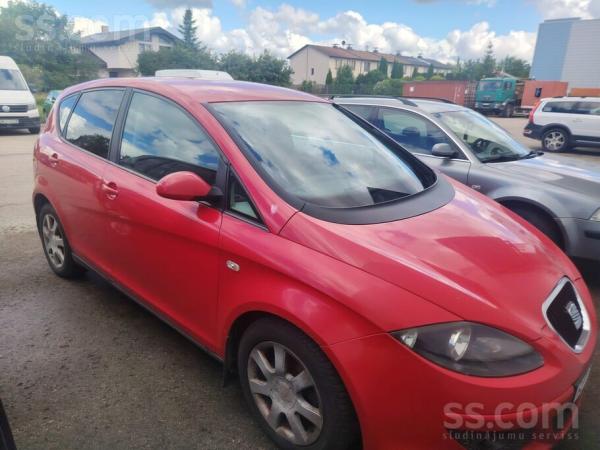Red SEAT Altea 2006 in Riga, with an engine capacity of 2.00 L and mileage of 217 thousand km for 1800 €, photo 2 on AUTOMOTO.COM.LV