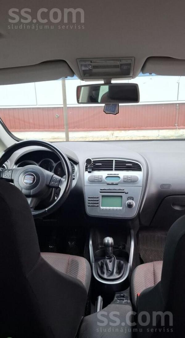 Red SEAT Altea 2006 in Daugavpils, with an engine capacity of 1.90 L and mileage of 277 thousand km for 1300 €, photo 6 on AUTOMOTO.COM.LV