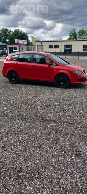 Red SEAT Altea 2007 in Cesis, with an engine capacity of 1.90 L and mileage of 280 thousand km for 1990 €, photo 4 on AUTOMOTO.COM.LV