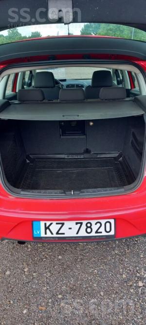 Red SEAT Altea 2007 in Cesis, with an engine capacity of 1.90 L and mileage of 280 thousand km for 1990 €, photo 6 on AUTOMOTO.COM.LV