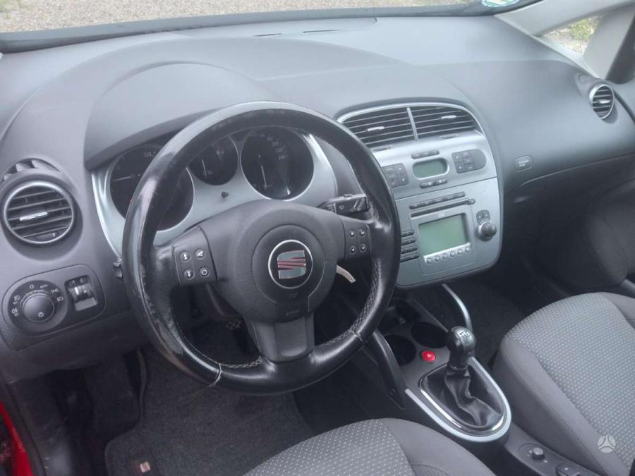 Sarkans SEAT Altea 2008 Rokiškis, ar dzinēja tilpumu 1.60 L un nobraukumu 176 tūkst. km par 2400 €, foto 12 vietnē AUTOMOTO.COM.LV