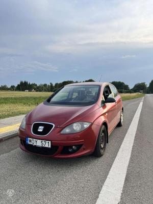 Sarkans SEAT Altea 2009 Viļņa, ar dzinēja tilpumu 1.90 L un nobraukumu 328 tūkst. km par 950 €, foto 3 vietnē AUTOMOTO.COM.LV