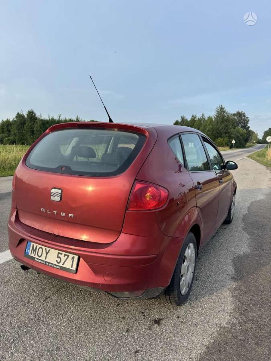 Sarkans SEAT Altea 2009 Viļņa, ar dzinēja tilpumu 1.90 L un nobraukumu 328 tūkst. km par 950 €, foto 5 vietnē AUTOMOTO.COM.LV