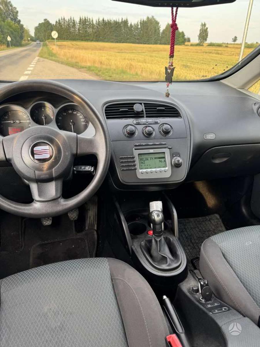 Sarkans SEAT Altea 2009 Viļņa, ar dzinēja tilpumu 1.90 L un nobraukumu 328 tūkst. km par 950 €, foto 6 vietnē AUTOMOTO.COM.LV