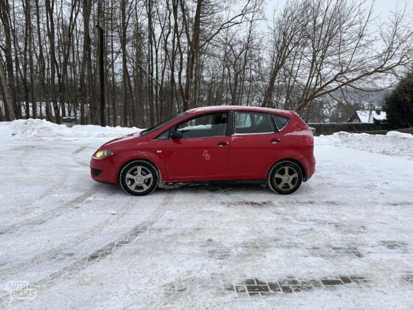 Red SEAT Altea 2005 in Anyksciai, with an engine capacity of 1.90 L and mileage of 342 thousand km for 990 €, photo 2 on AUTOMOTO.COM.LV