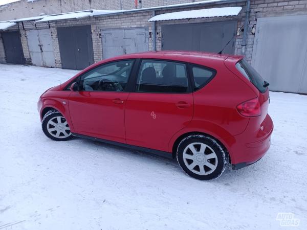 Red SEAT Altea 2005 in Alytus, with an engine capacity of 1.90 L and mileage of 320 thousand km for 999 €, photo 2 on AUTOMOTO.COM.LV