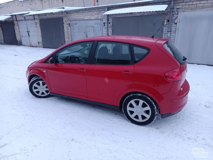 Red SEAT Altea 2005 in Alytus, with an engine capacity of 1.90 L and mileage of 320 thousand km for 999 €, photo 2 on AUTOMOTO.COM.LV