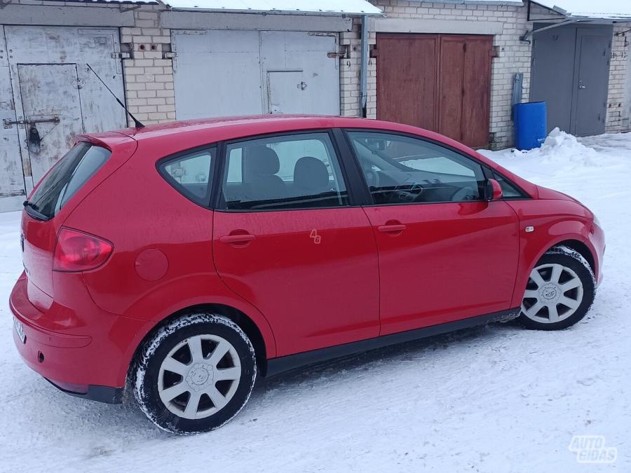 Red SEAT Altea 2005 in Alytus, with an engine capacity of 1.90 L and mileage of 320 thousand km for 999 €, photo 3 on AUTOMOTO.COM.LV