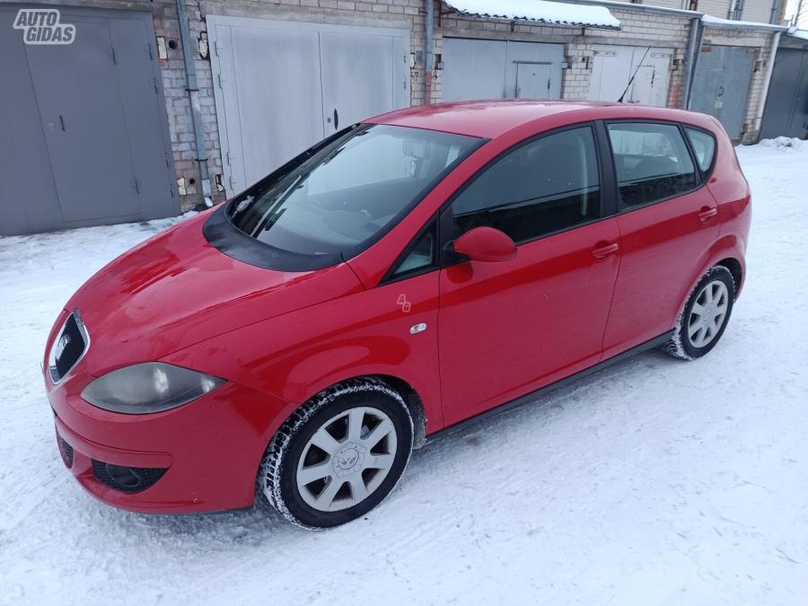 Red SEAT Altea 2005 in Alytus, with an engine capacity of 1.90 L and mileage of 320 thousand km for 999 €, photo 9 on AUTOMOTO.COM.LV