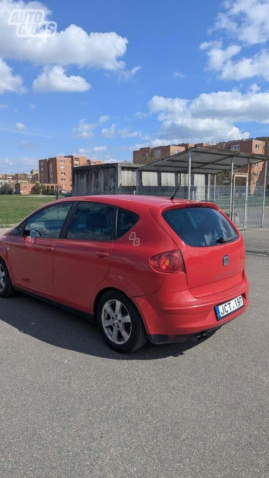 Red SEAT Altea 2005 in Siauliai, with an engine capacity of 2.00 L and mileage of 293 thousand km for 680 €, photo 7 on AUTOMOTO.COM.LV