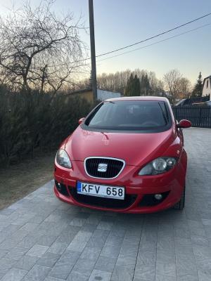 Red SEAT Altea 2006 in Vilnius, with an engine capacity of 2.00 L and mileage of 350 thousand km for 750 €, photo  on AUTOMOTO.COM.LV