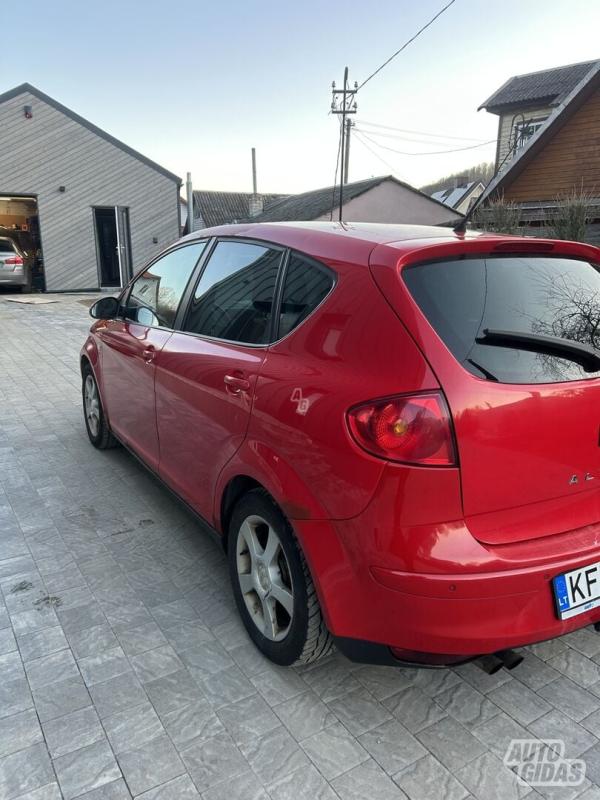 Red SEAT Altea 2006 in Vilnius, with an engine capacity of 2.00 L and mileage of 350 thousand km for 750 €, photo 3 on AUTOMOTO.COM.LV