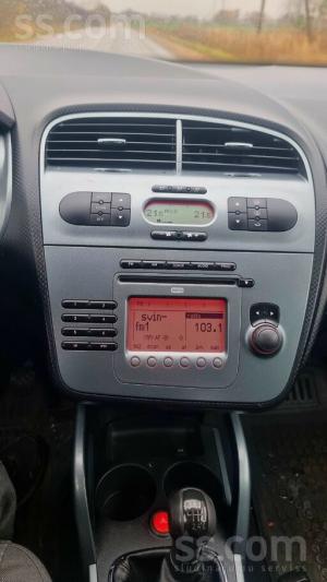 Sarkans SEAT Altea 2006 Cēsis, ar dzinēja tilpumu 2.00 L un nobraukumu 490 tūkst. km par 2100 €, foto 17 vietnē AUTOMOTO.COM.LV