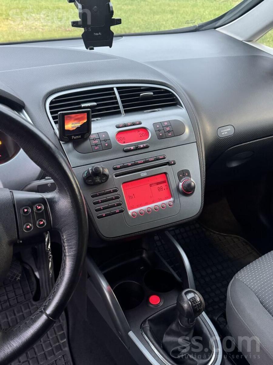 Sarkans SEAT Altea 2006 Rīga, ar dzinēja tilpumu 2.00 L un nobraukumu 345 tūkst. km par 4295 €, foto 9 vietnē AUTOMOTO.COM.LV