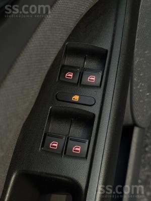 Sarkans SEAT Altea 2006 Rīga, ar dzinēja tilpumu 2.00 L un nobraukumu 345 tūkst. km par 4295 €, foto 13 vietnē AUTOMOTO.COM.LV