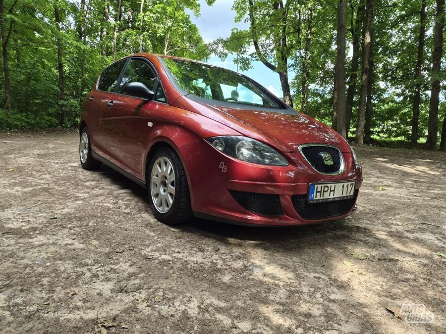 Red SEAT Altea 2006 in Kaunas, with an engine capacity of 1.90 L and mileage of 299 thousand km for 1200 €, photo 1 on AUTOMOTO.COM.LV